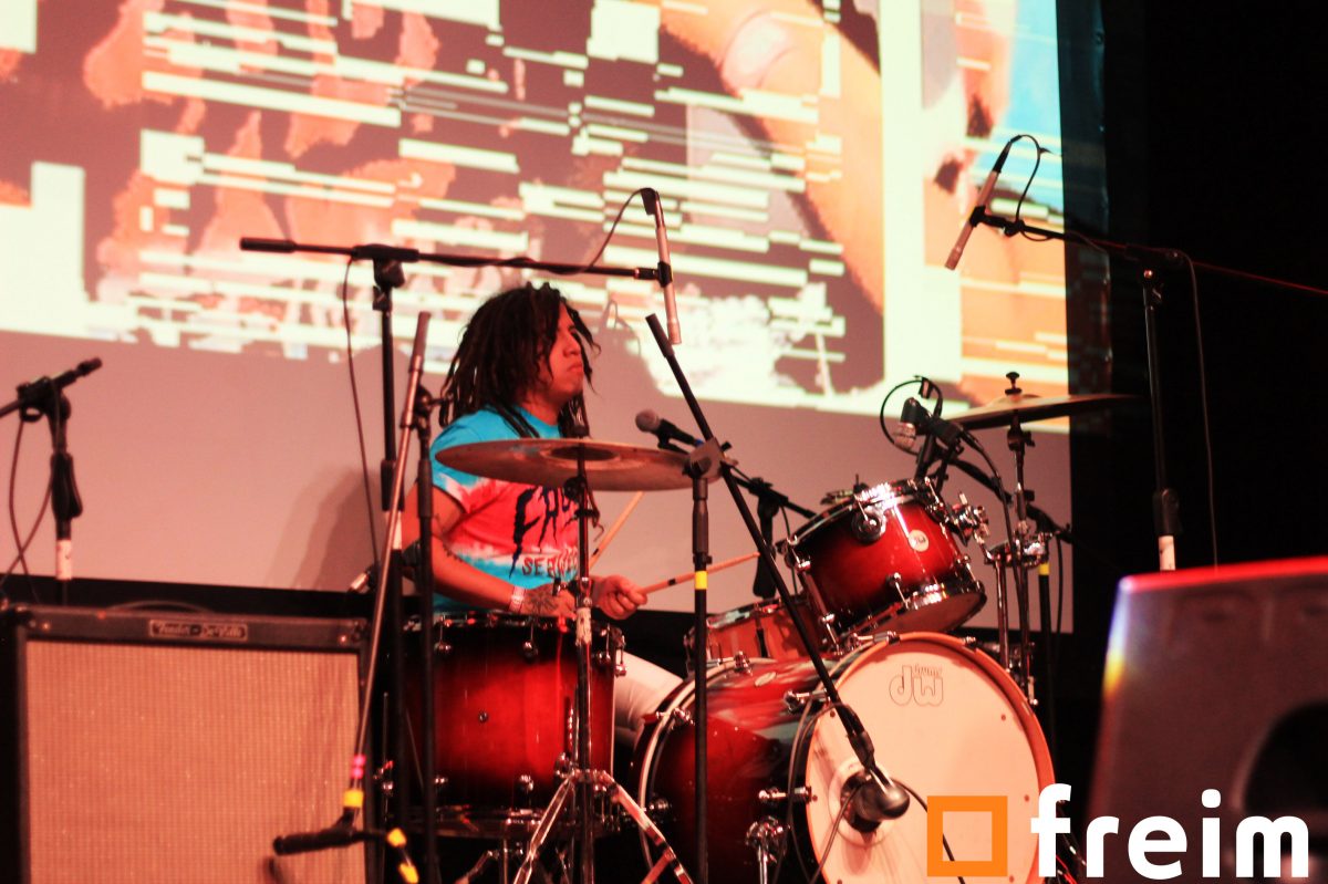 Psicodelia y mucho descontrol en el Monkey Bee | Freim TV